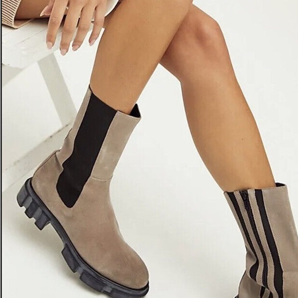 Free People | Shoes | New Free People Brooks Lug Sole Chelsea Boots ...